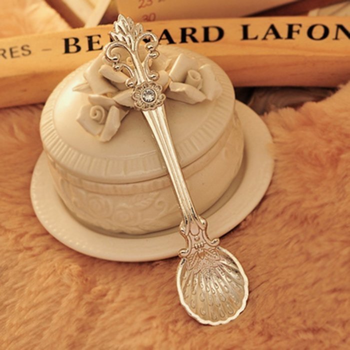 Spritech(TM) Fashion European American Style Vintage Golden Dovetail ...