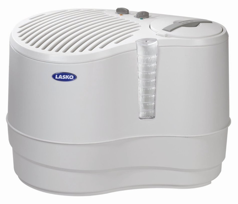 Lasko 1128 9-Gallon Evaporative Recirculating Humidifier free image ...