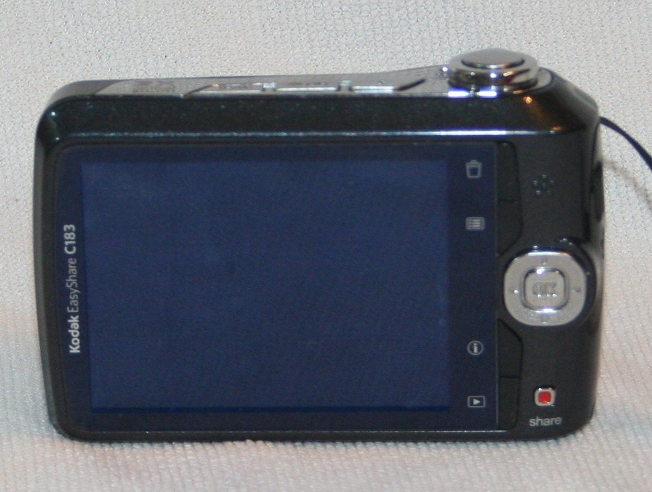 Kodak EasyShare C183 14MP Digital Camera w/ 3x Optical Zoom, 3.0 inch ...