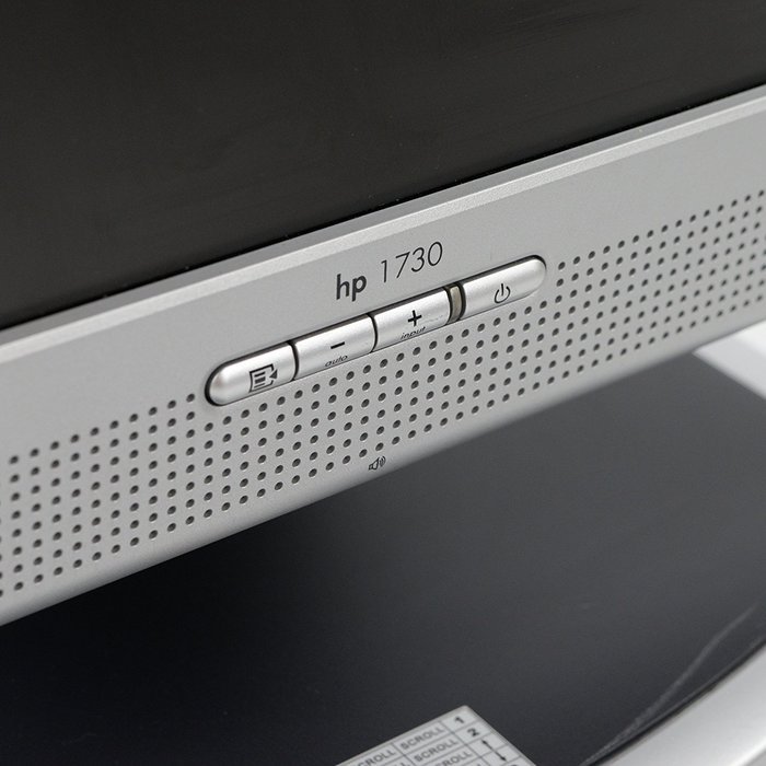 17" HP 1730 DVI LCD Monitor w/Speakers (Silver) N6 free image download