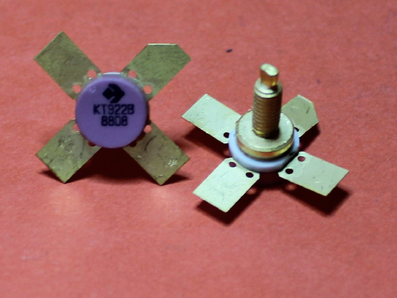 Transistors silicon KT922V analogue 2N5643 USSR 1 pcs free image download