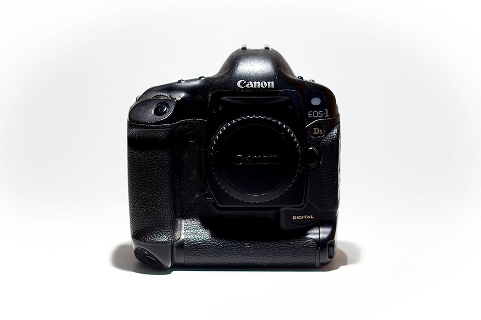 Canon EOS-1Ds 11.1MP Digital SLR Camera (Body Only) N2 free image download