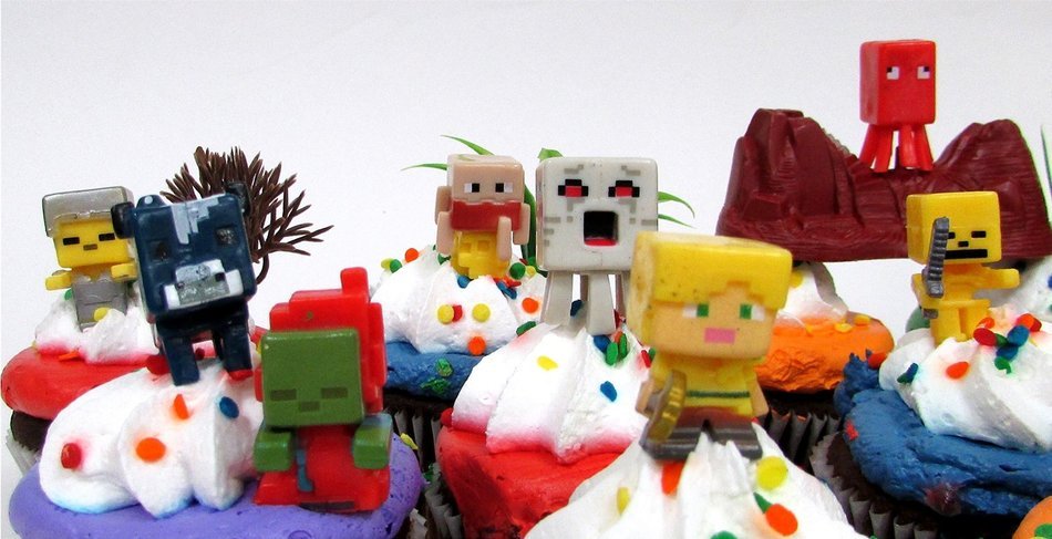 MINECRAFT 24 Piece Birthday CUPCAKE Topper Set Featuring Mini Minecraft ...