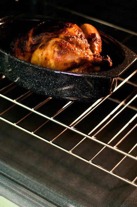 Granite Ware 6106-2 13-Inch Covered Oval Roaster, Black free image download