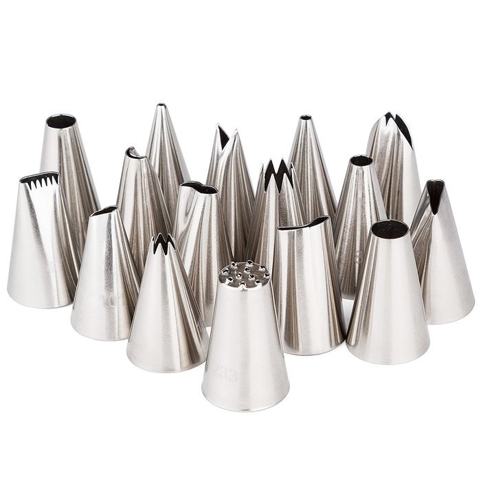 Chic Cuisine 17-piece Cake Decorating Tips Set Incl. 16 DURABLE ...