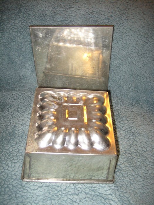 Vintage Square Tin 6x6x3 Inch Jell-o Mold / Cake Baking Pan Tureen w ...