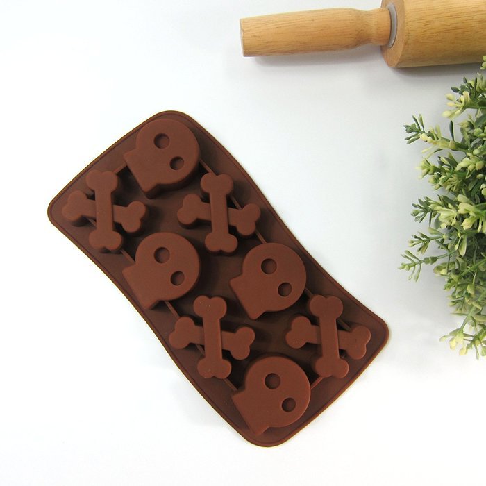 Always Your Chef 8 Cavities Skull Bone Shaped Silicone Candy Making ...