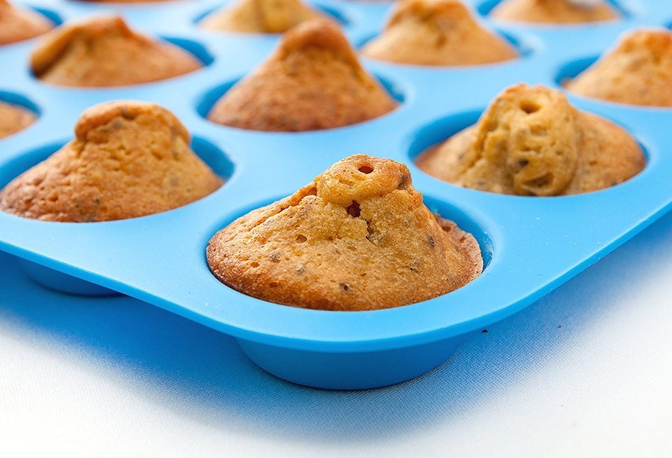 Silicone Mini Muffin & Cupcake Pan - 24 Cups Pink Mold & Baking Tray ...