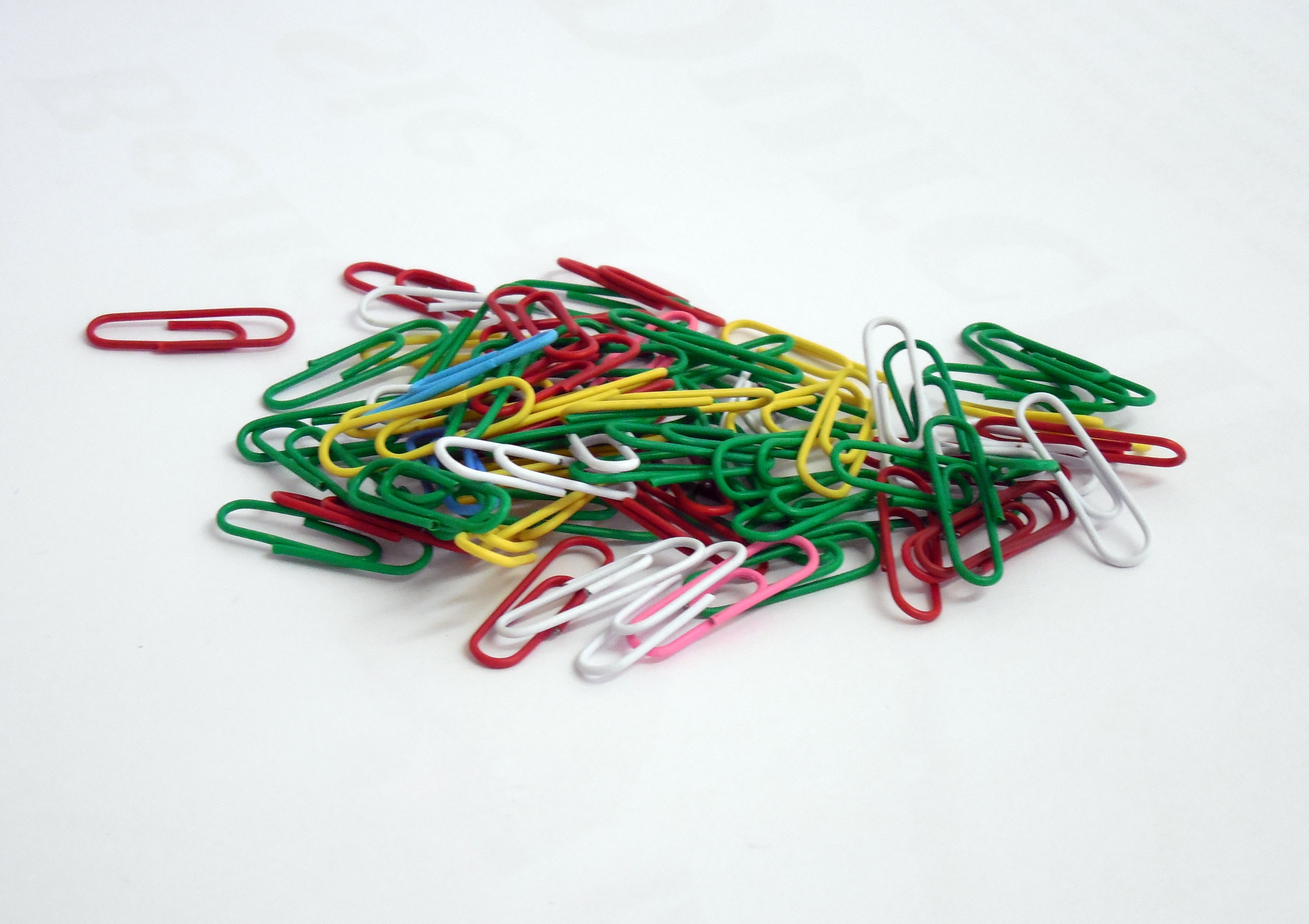 Colored paper clips free image download