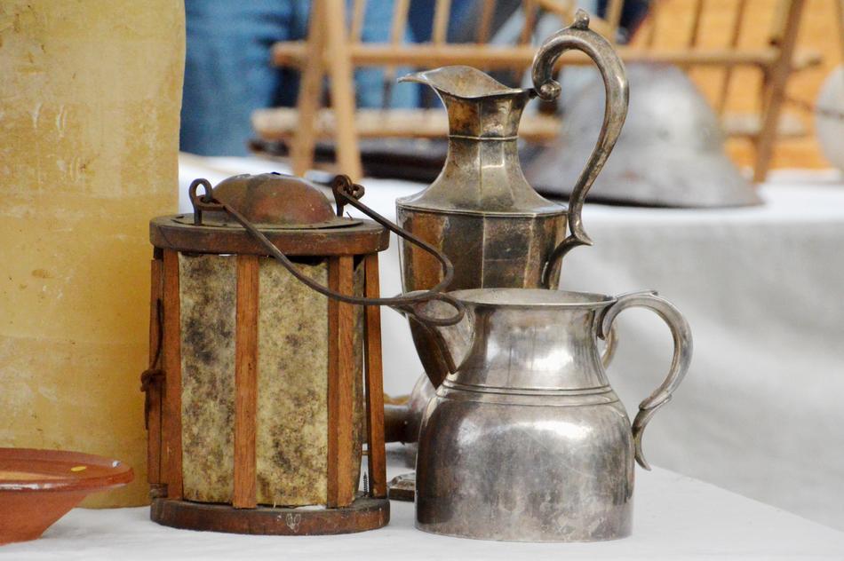 Medieval pot and metal jugs free image download