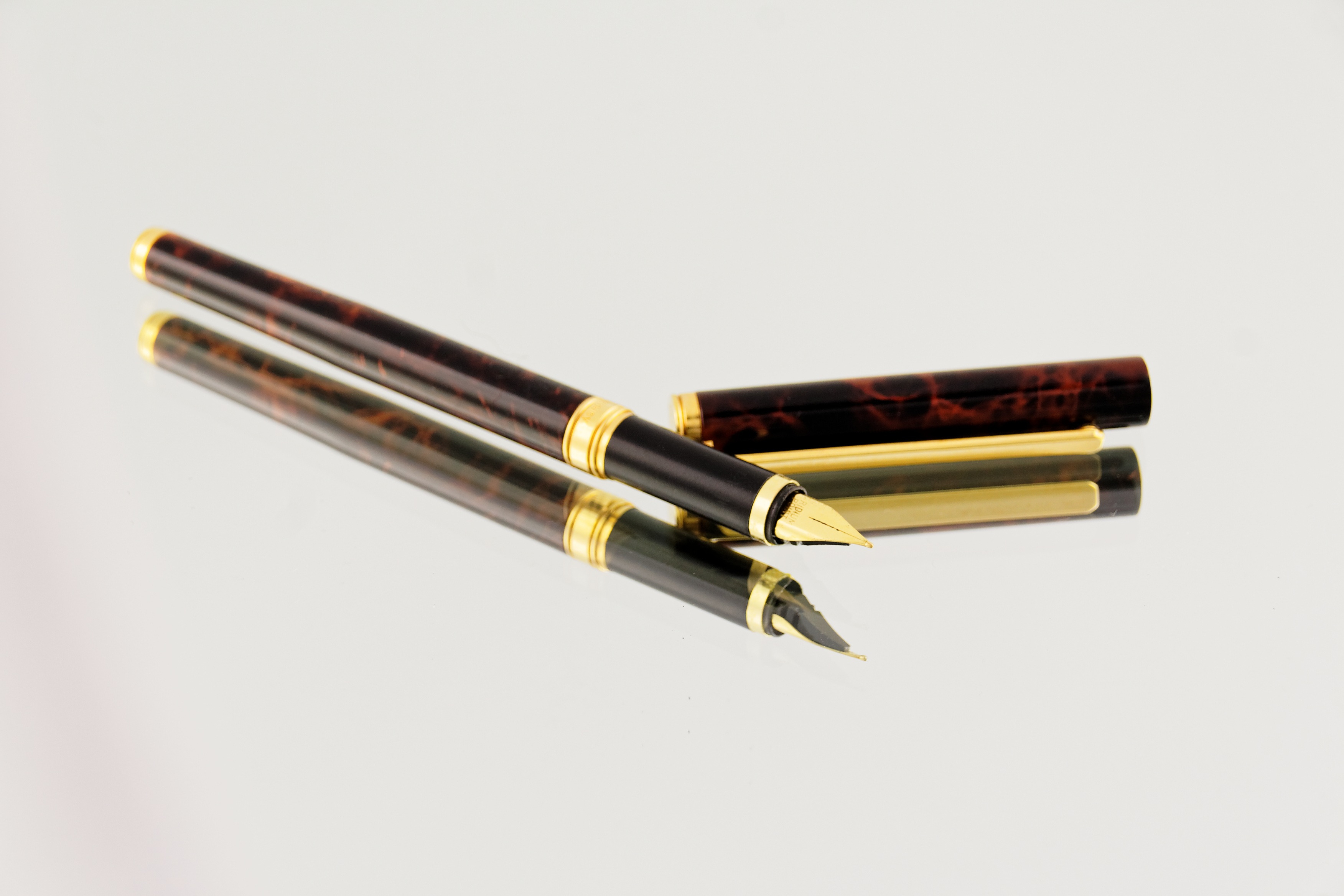 Fountain Pens for signing contracts free image download