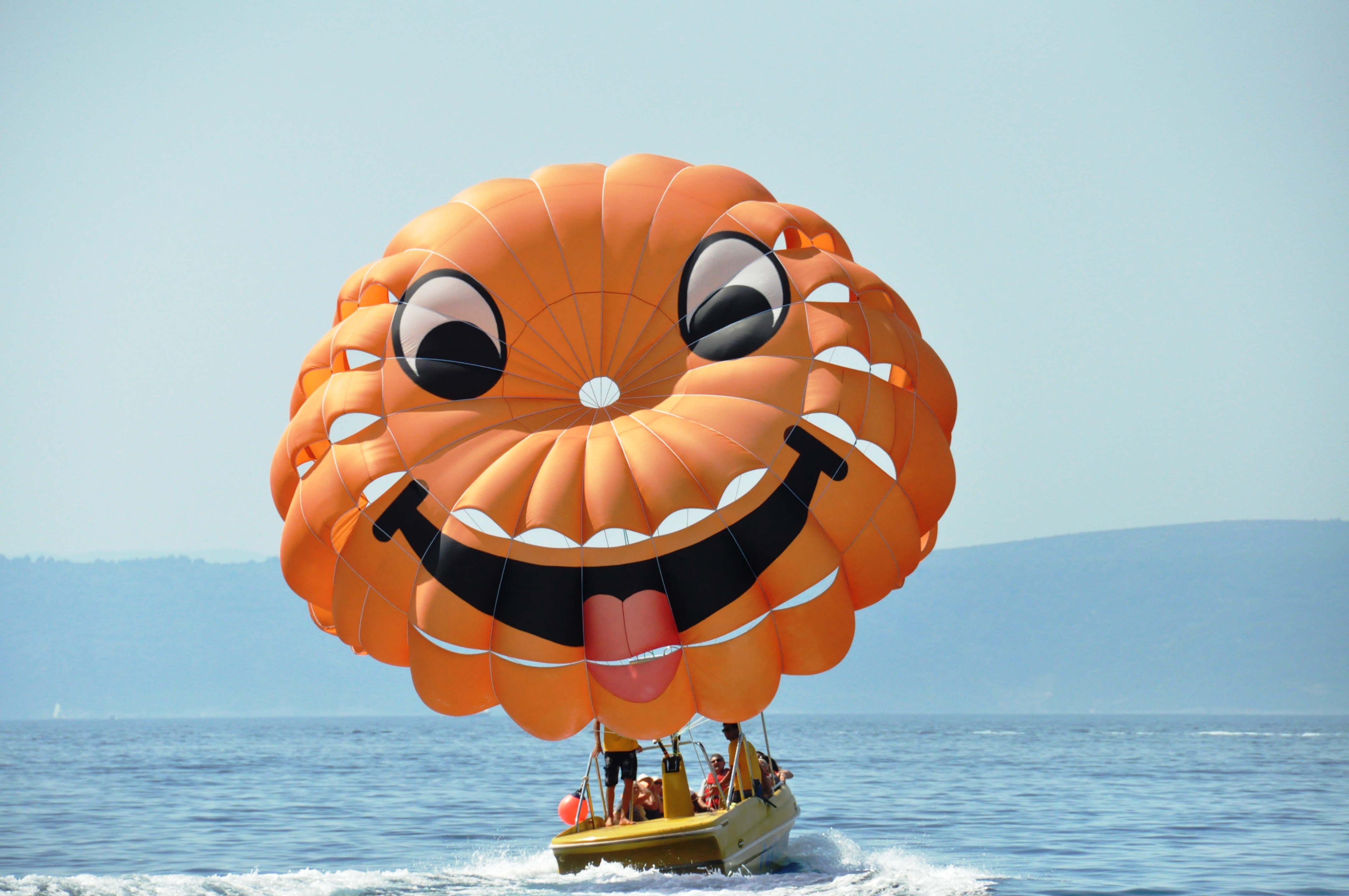 Smiley face on Parachute free image download