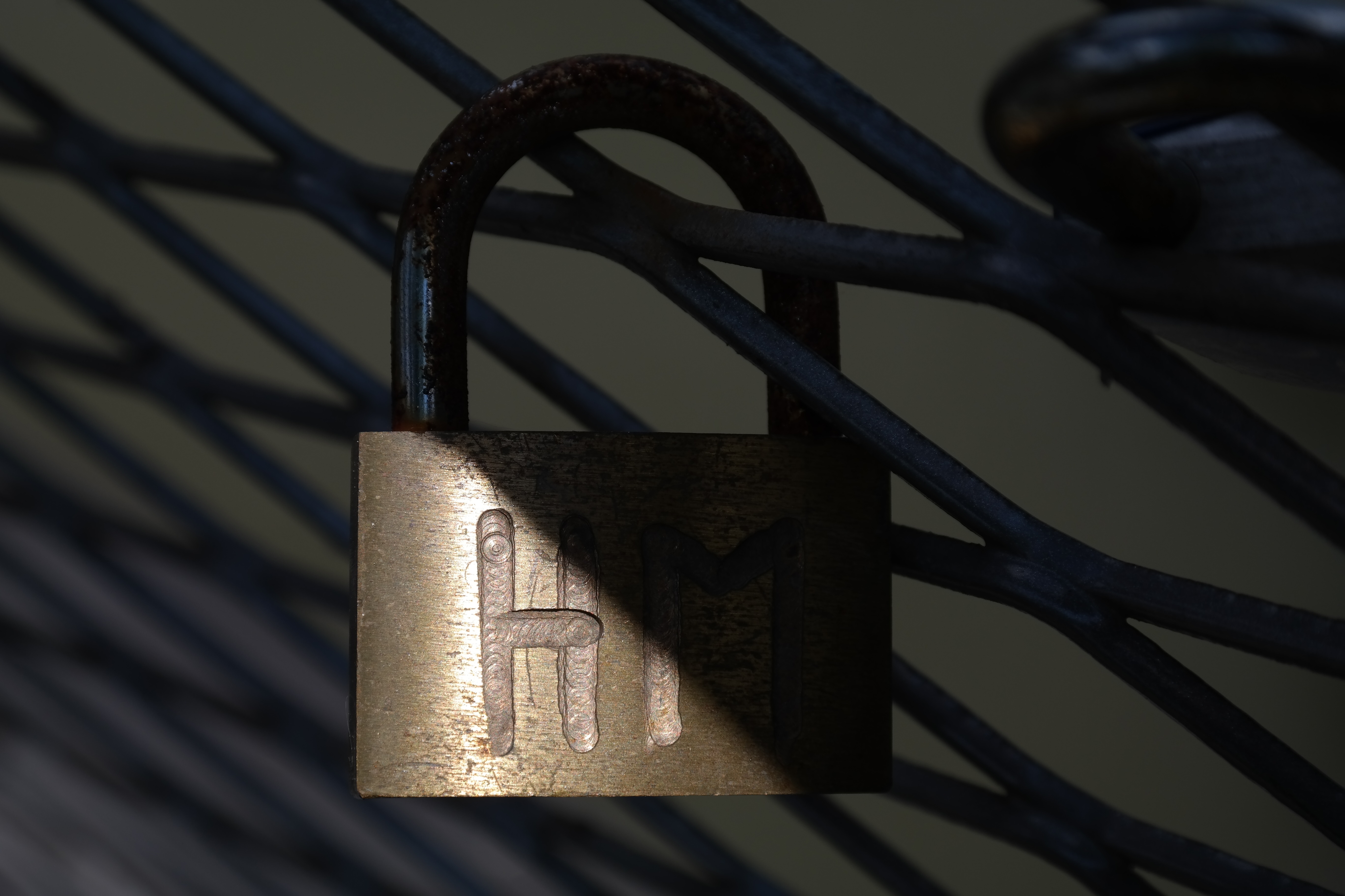 An iron castle in the silhouette of the lines free image download