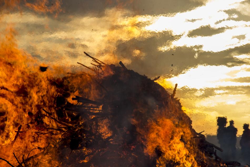 Midsummer Fire People free image download