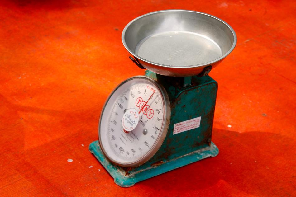 Horizontal Weight old scale free image download
