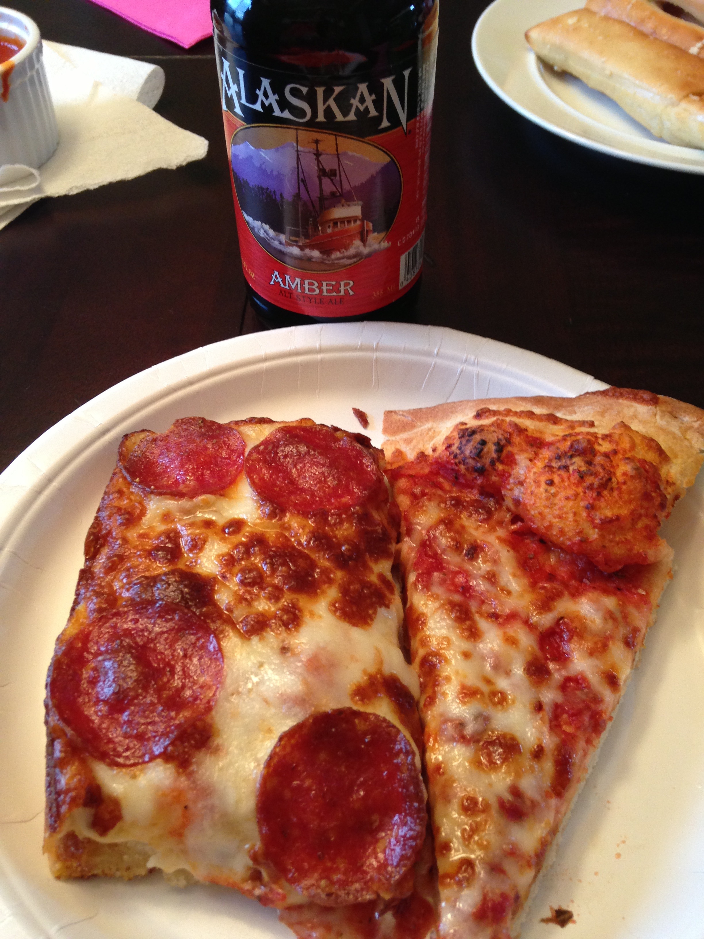 Pizza at the cafe free image download