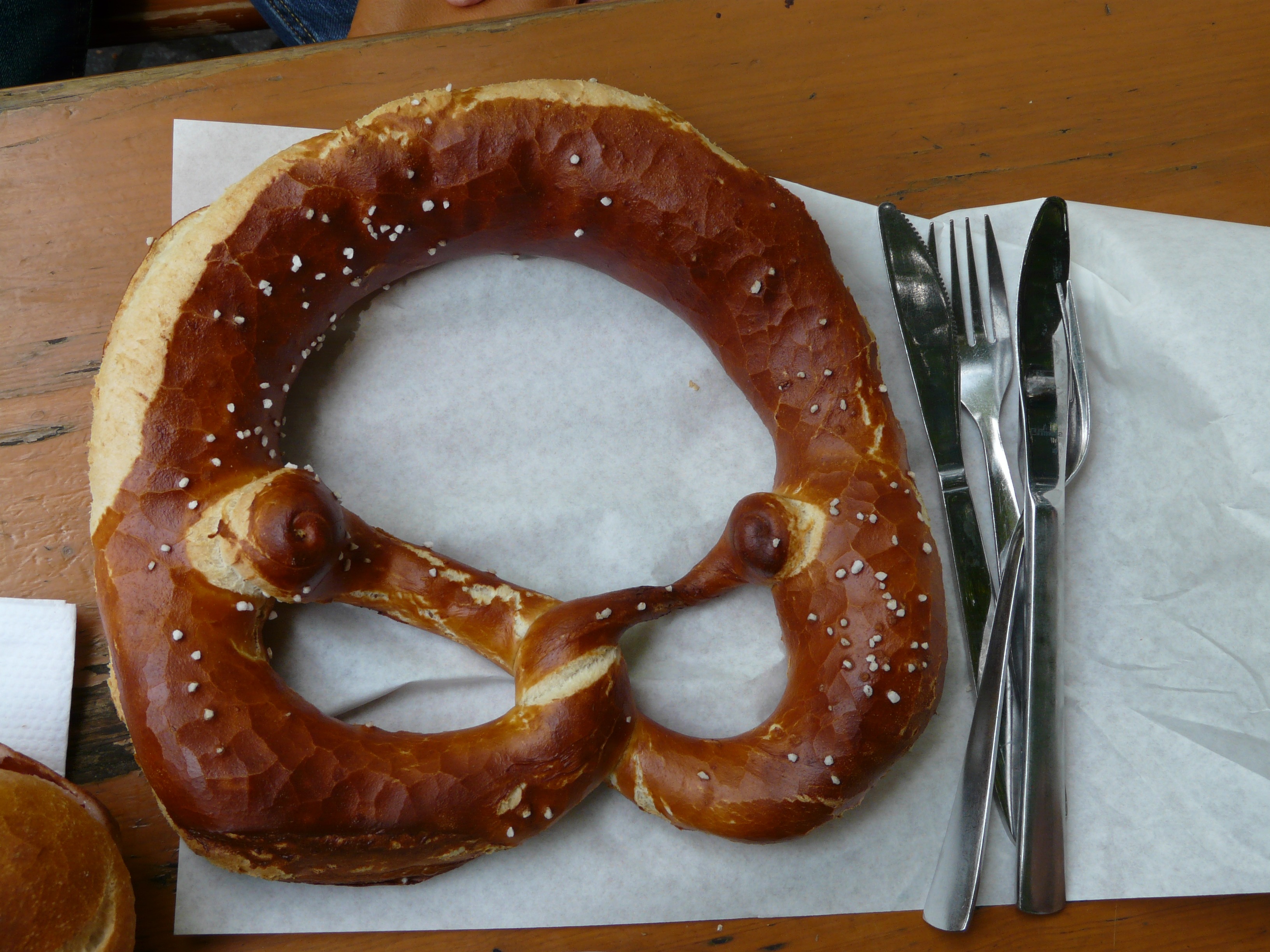Pretzel Pastry Form free image download