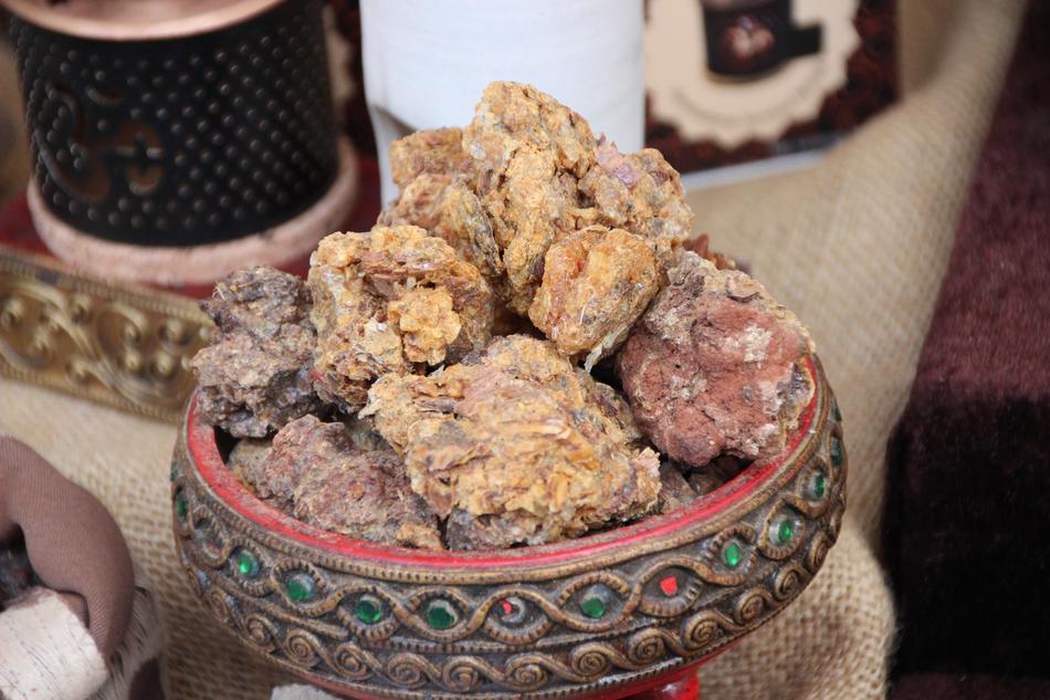 Myrrh in a bowl free image download