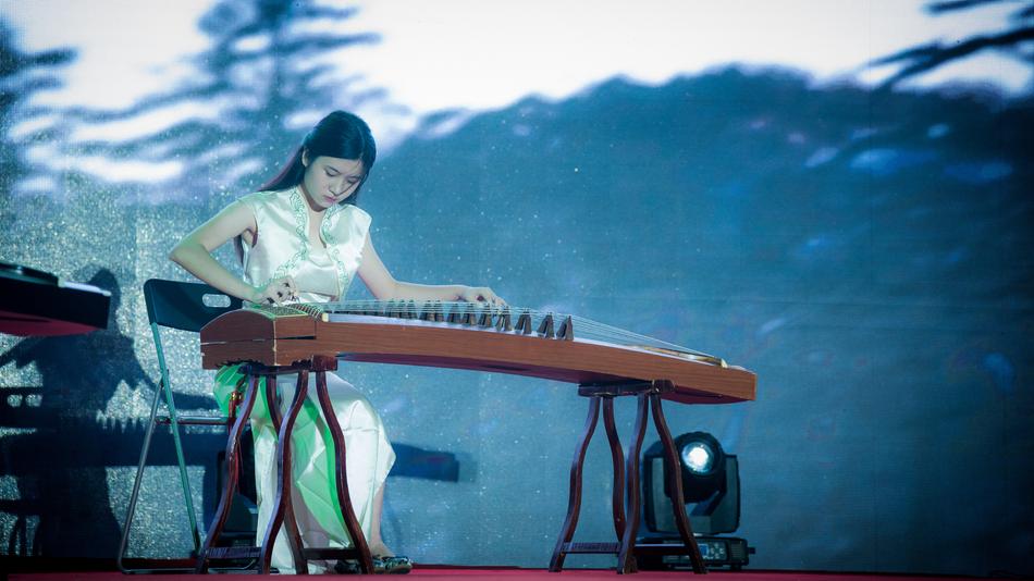 Antiquity Zheng music Performance free image download