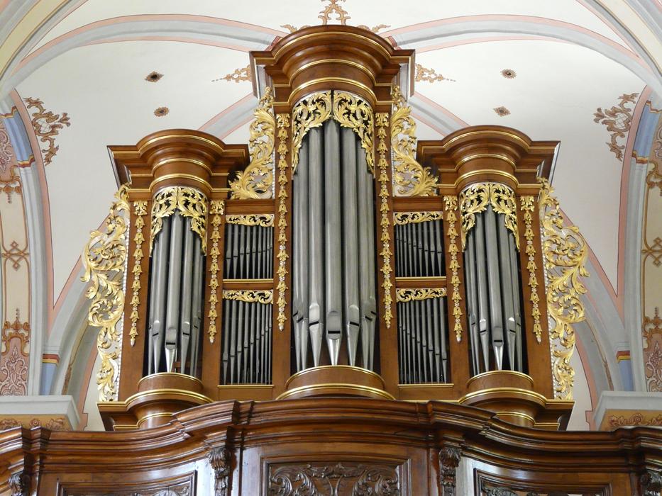 Golden church organ as an element of the interior free image download