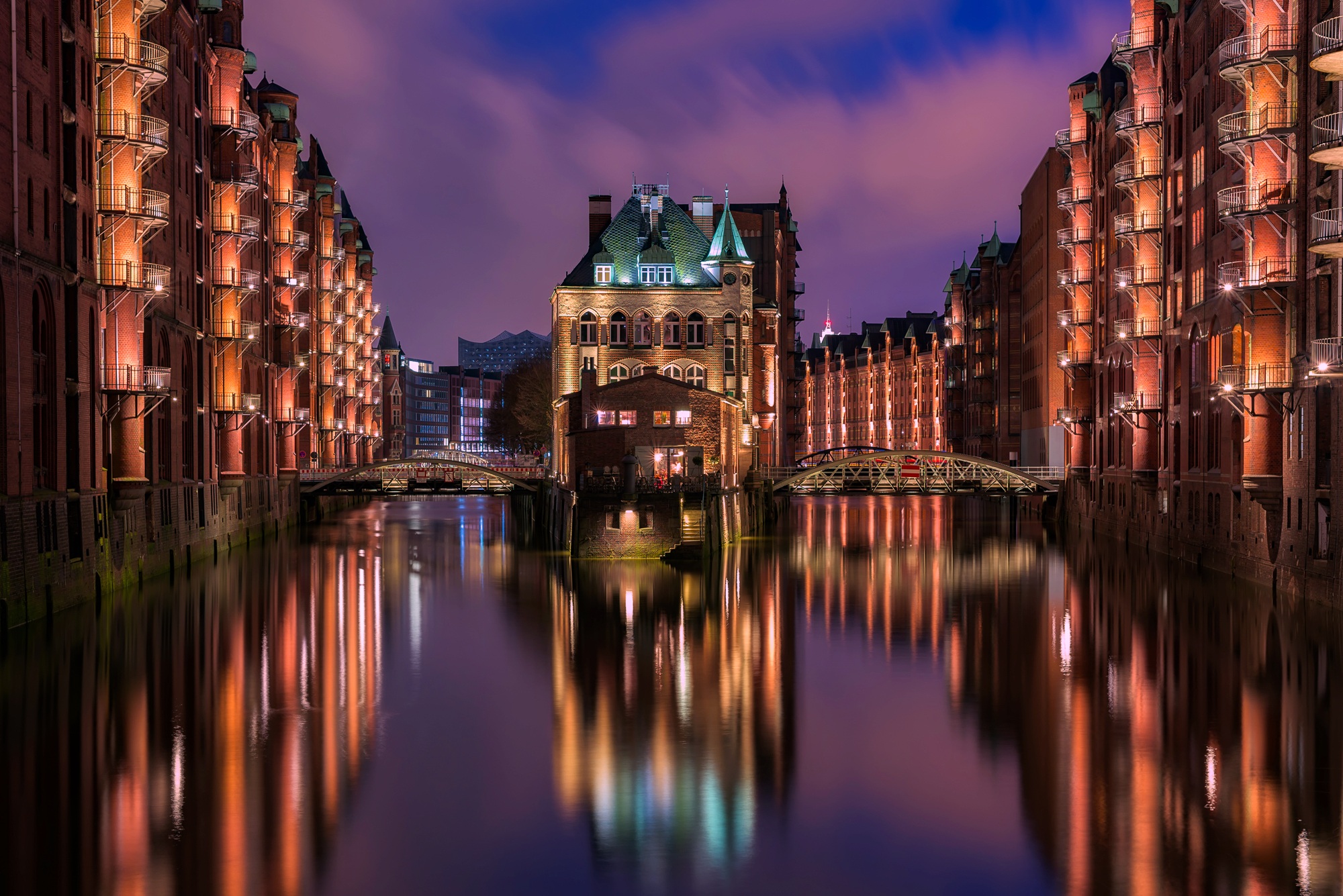 Beautiful Hamburg in the evening free image download