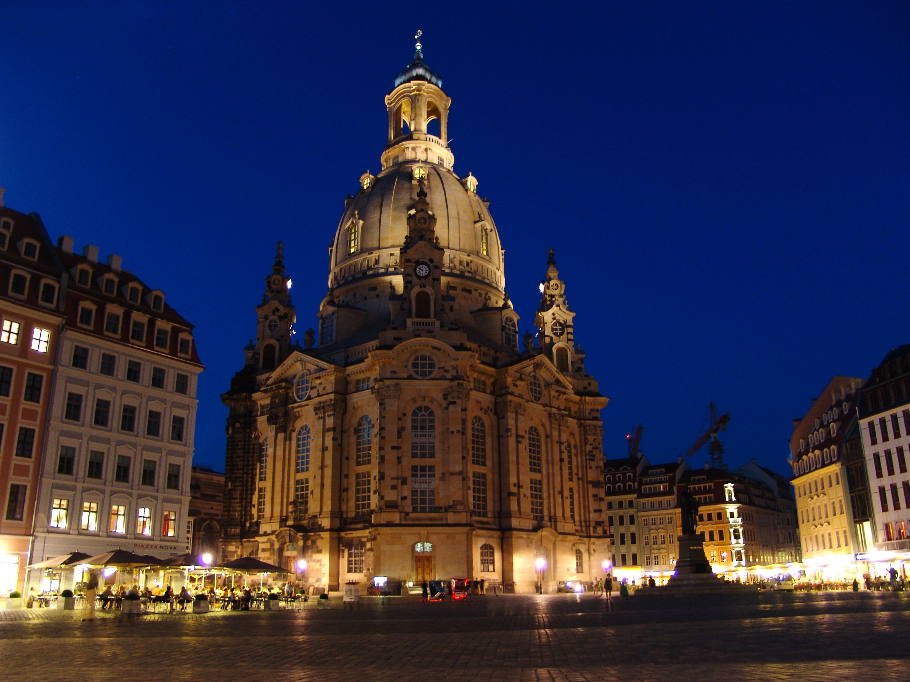 Church in the historic center of dresden at night free image download