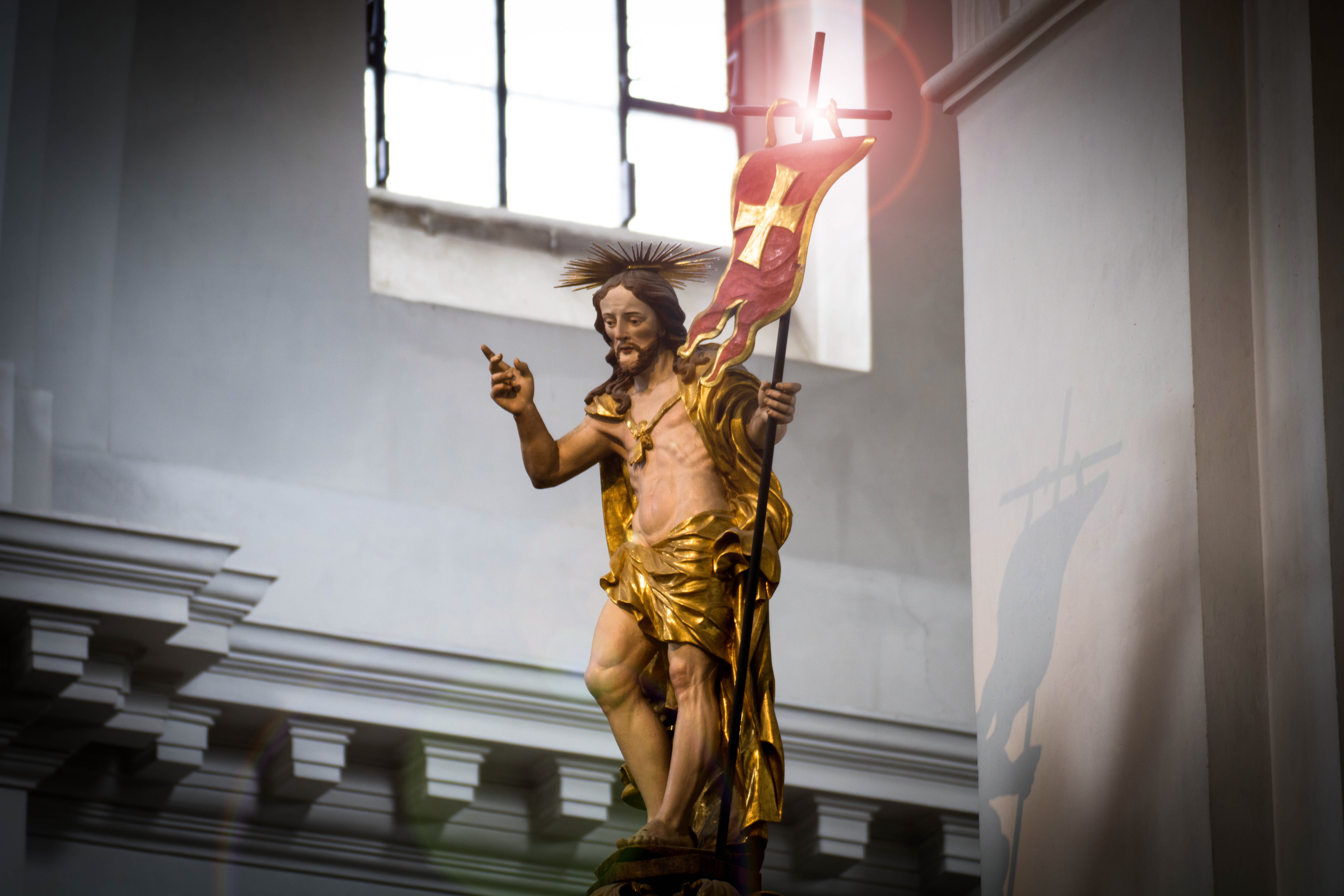 Jesus Christ gold statue free image download