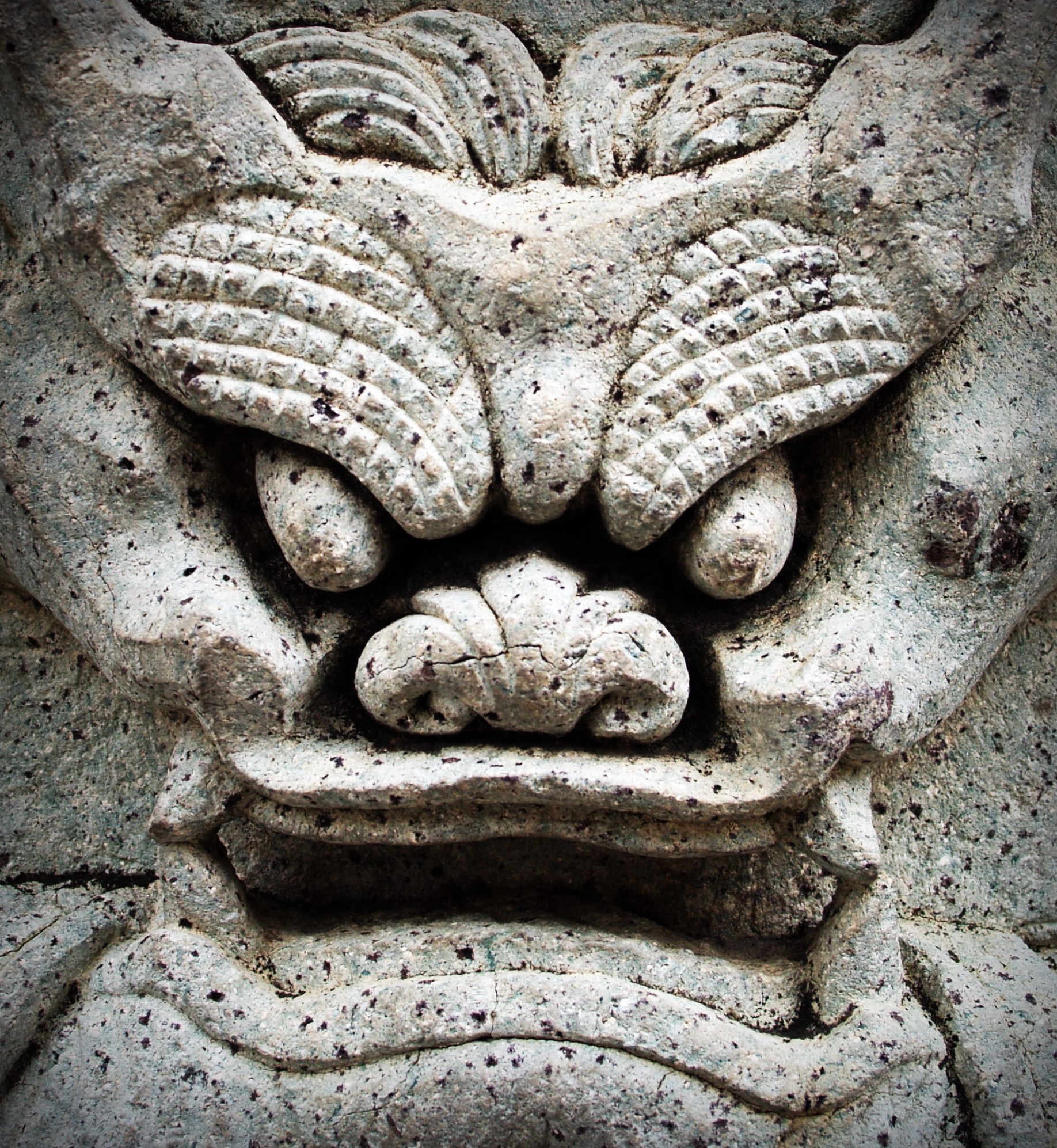 Stone giant sculpture close up free image download