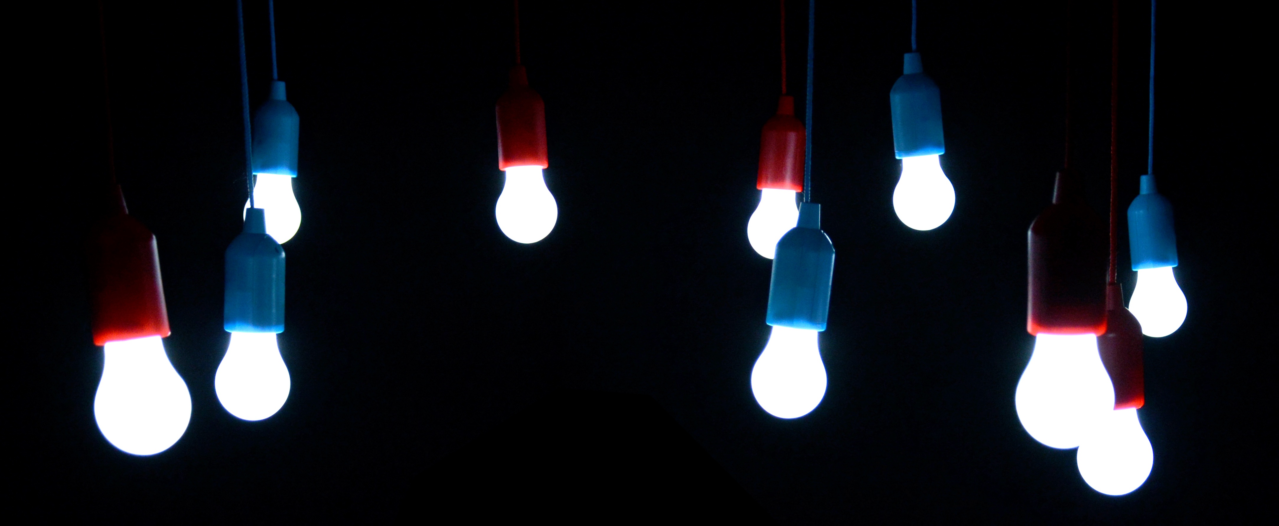 Splendid Light Bulbs in a dark free image download
