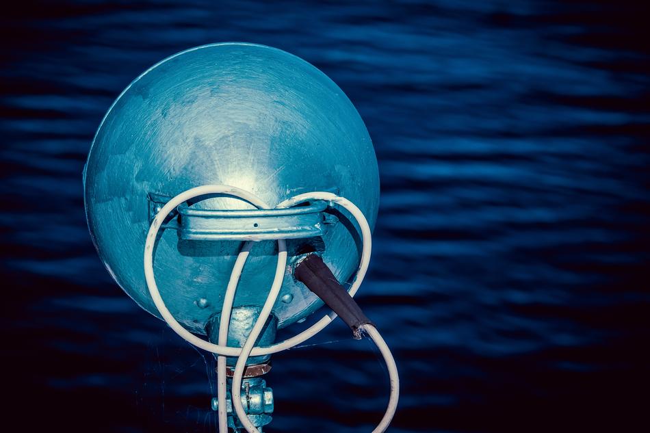 Metal spotlight with white wires free image download