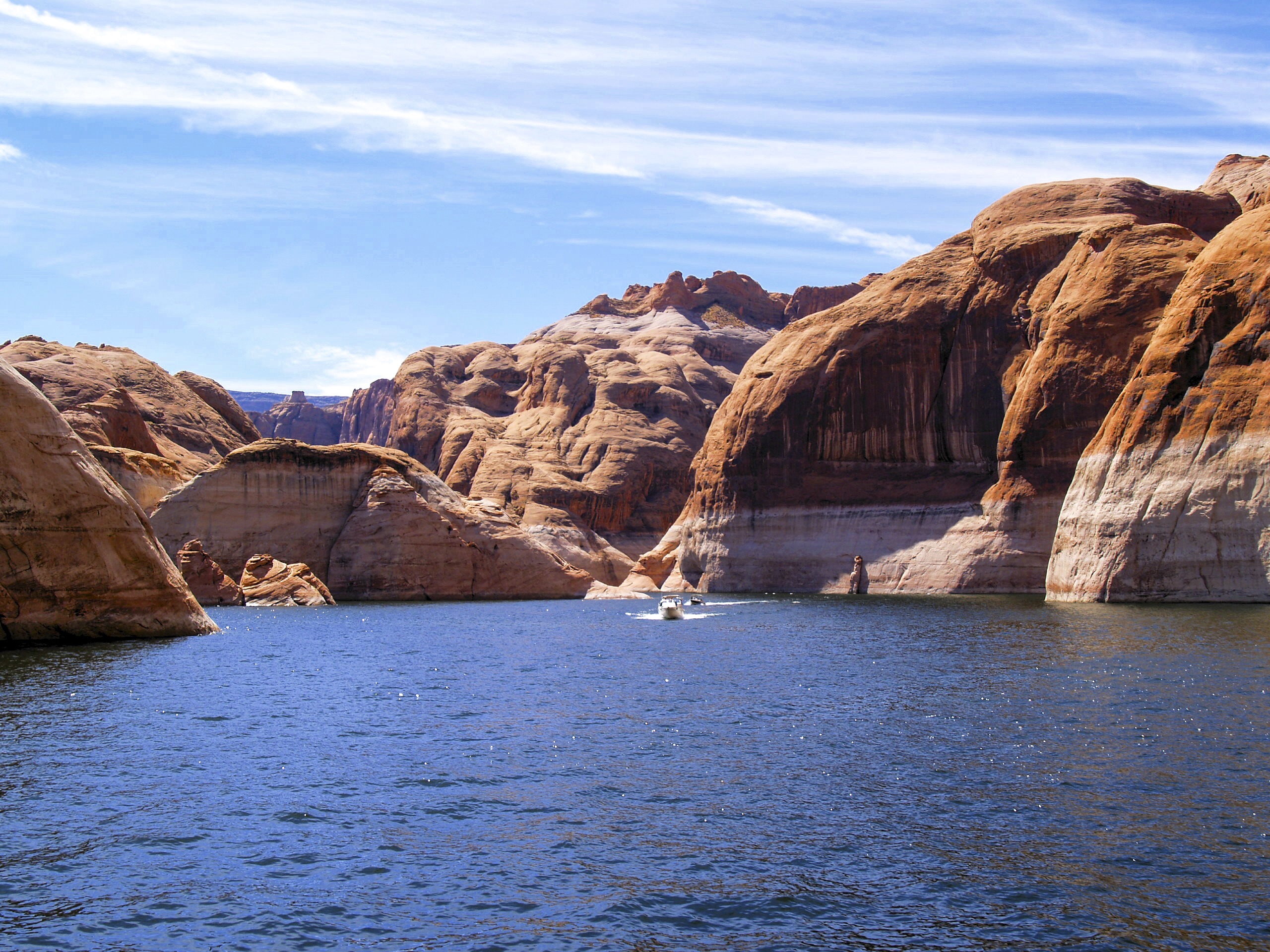 Rocky coast of Powell Lake, Usa, Arizona free image download