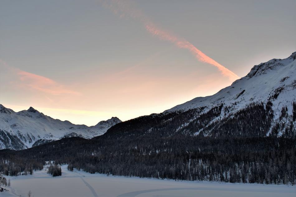 Winter mountains at dusk free image download