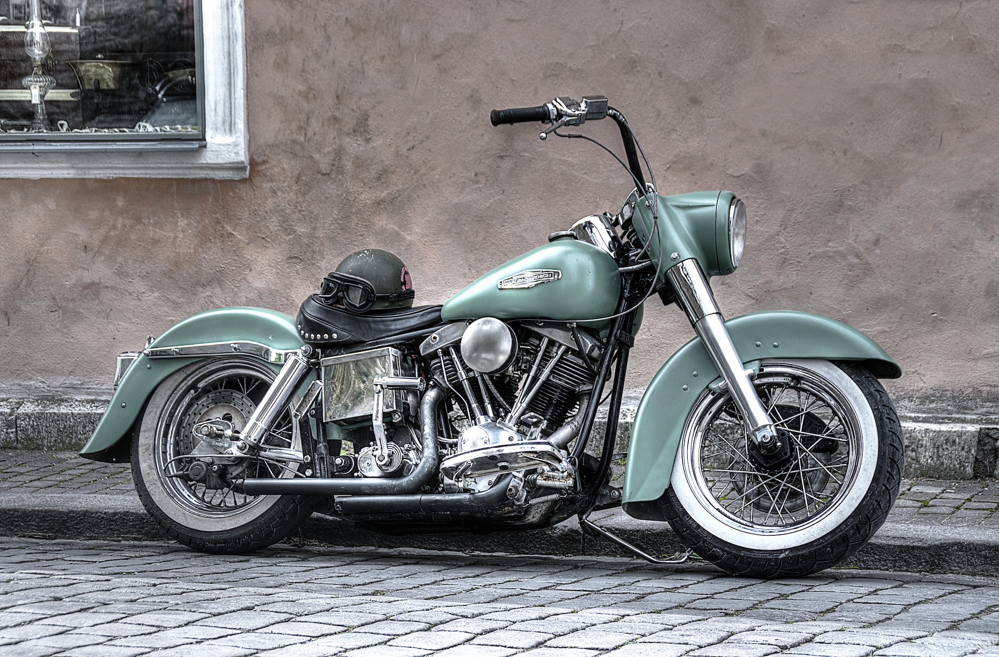 Photo of a beautiful green harley davidson motorcycle free image download