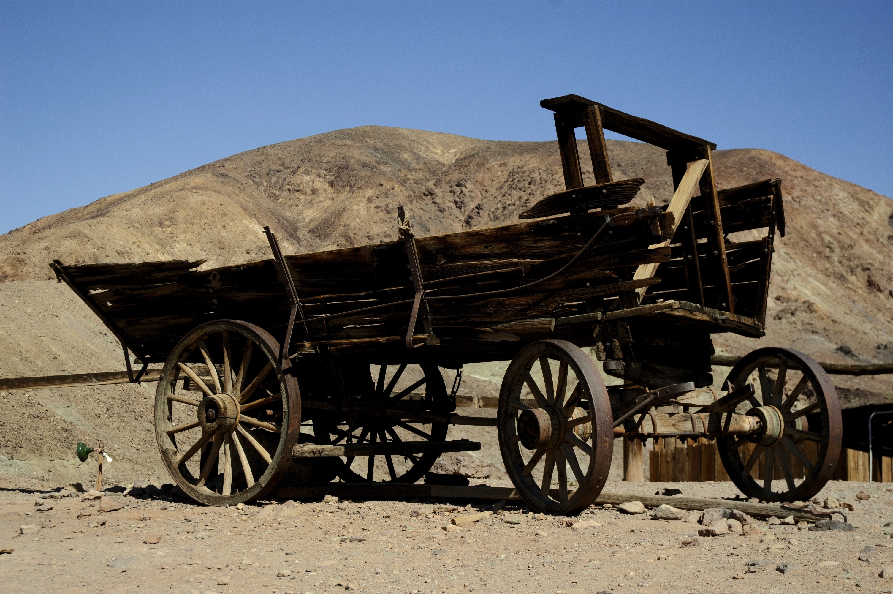 Wooden cart in the wild west desert in the USA free image download