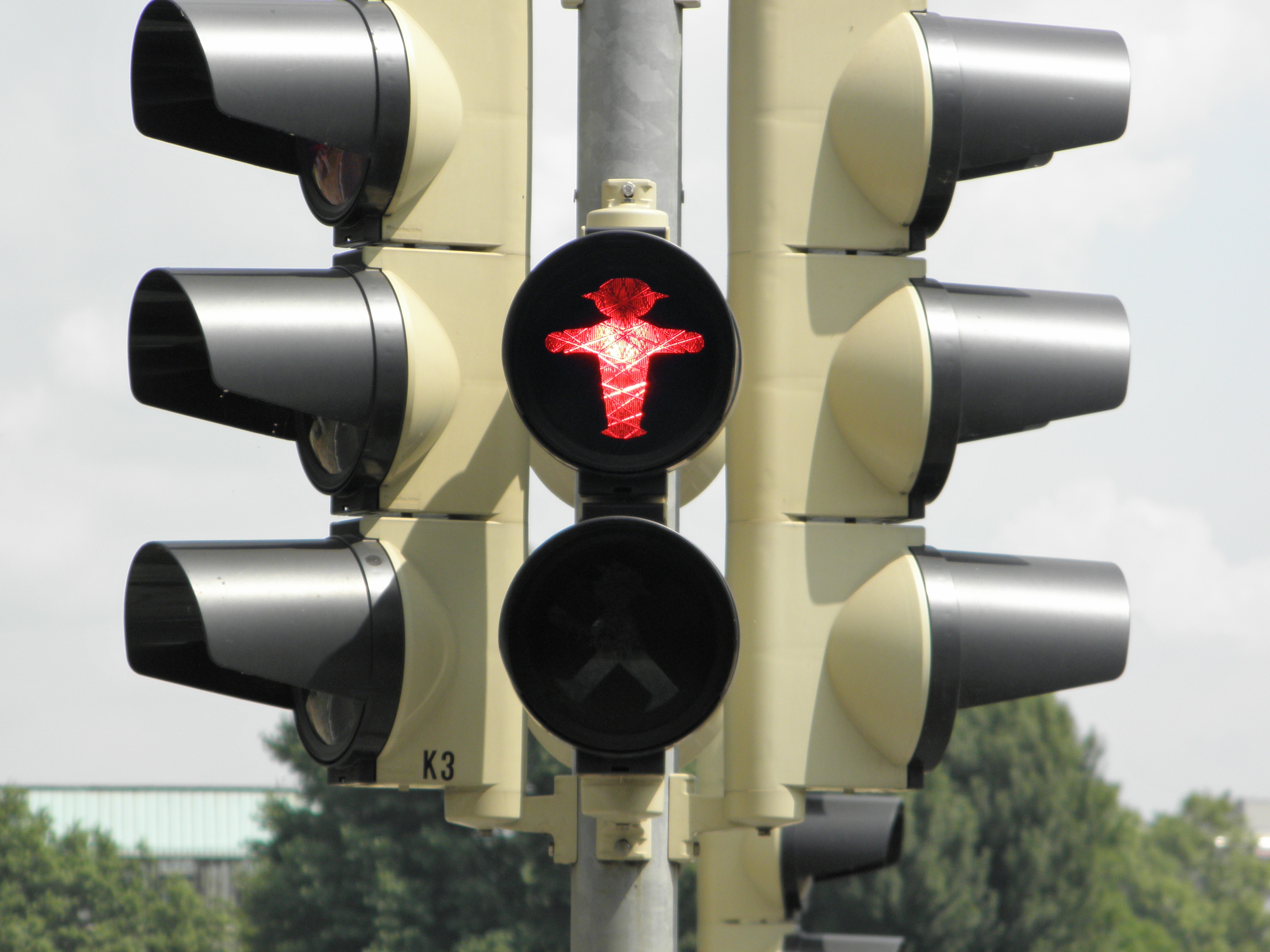 Little Green Man Traffic Lights free image download