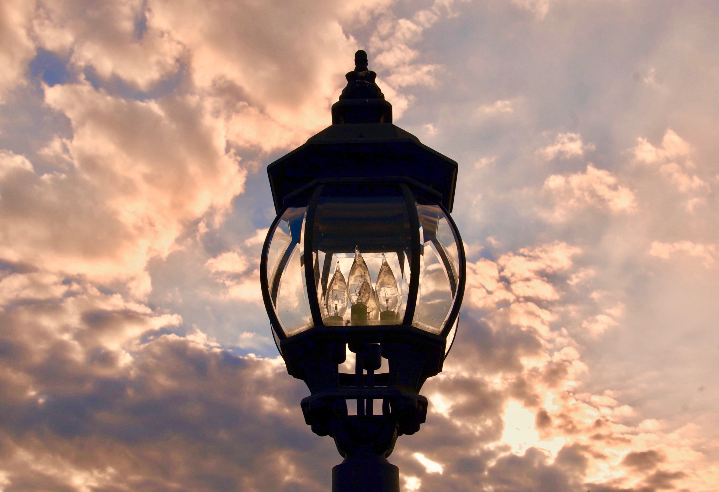 Lamp Light at Twilight free image download