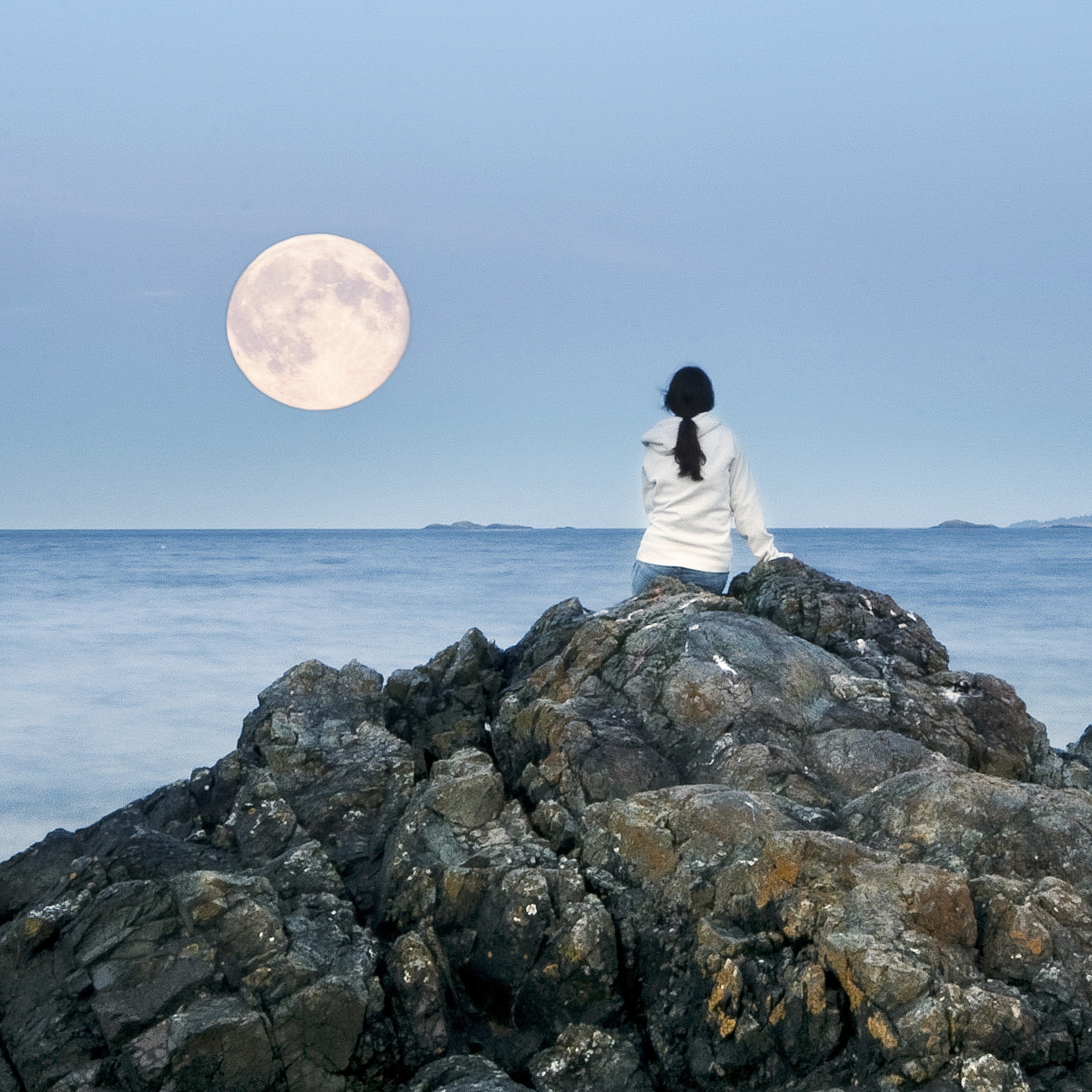 Full Moon Girl free image download