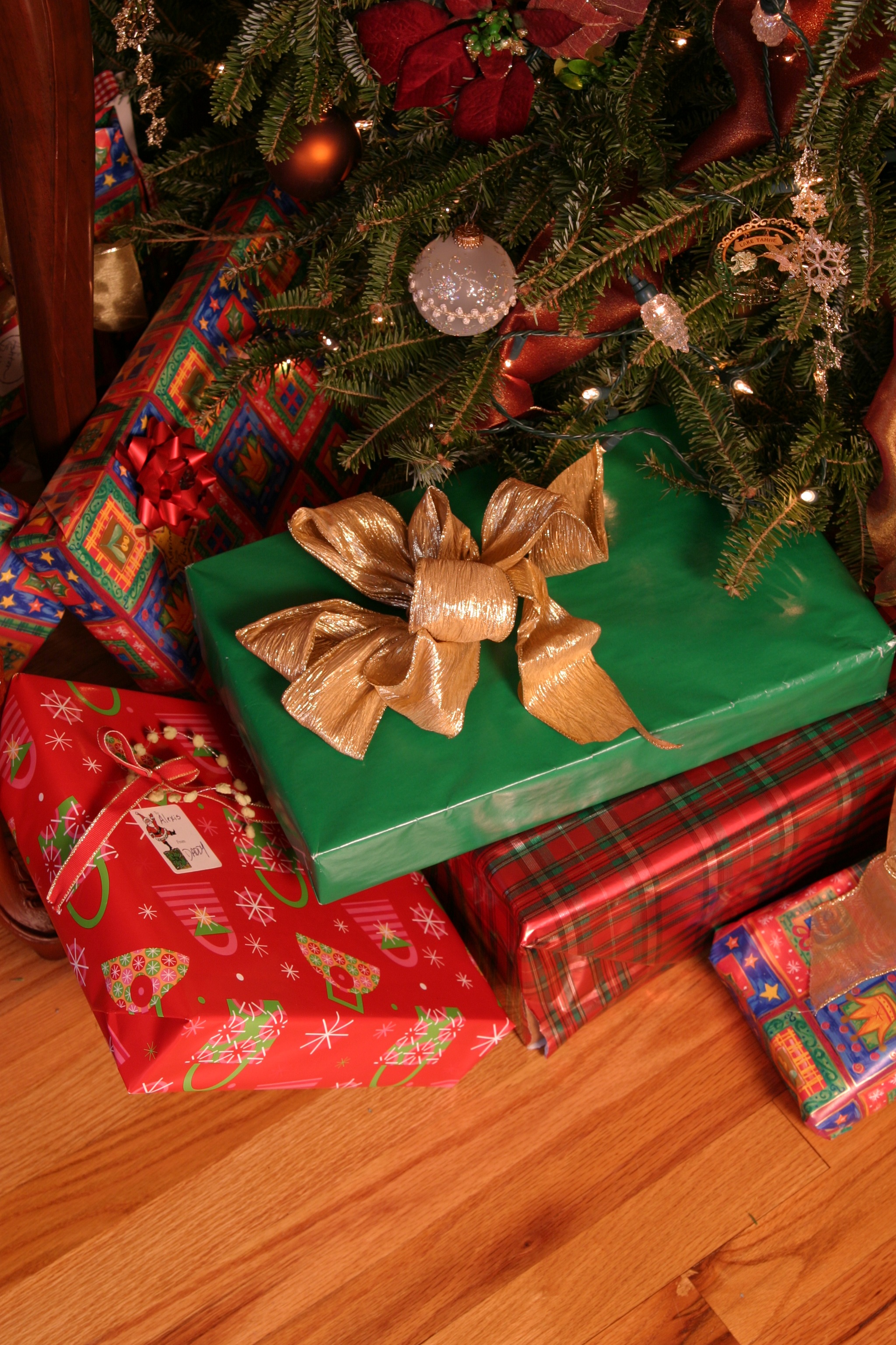 Christmas Presents Decoration free image download