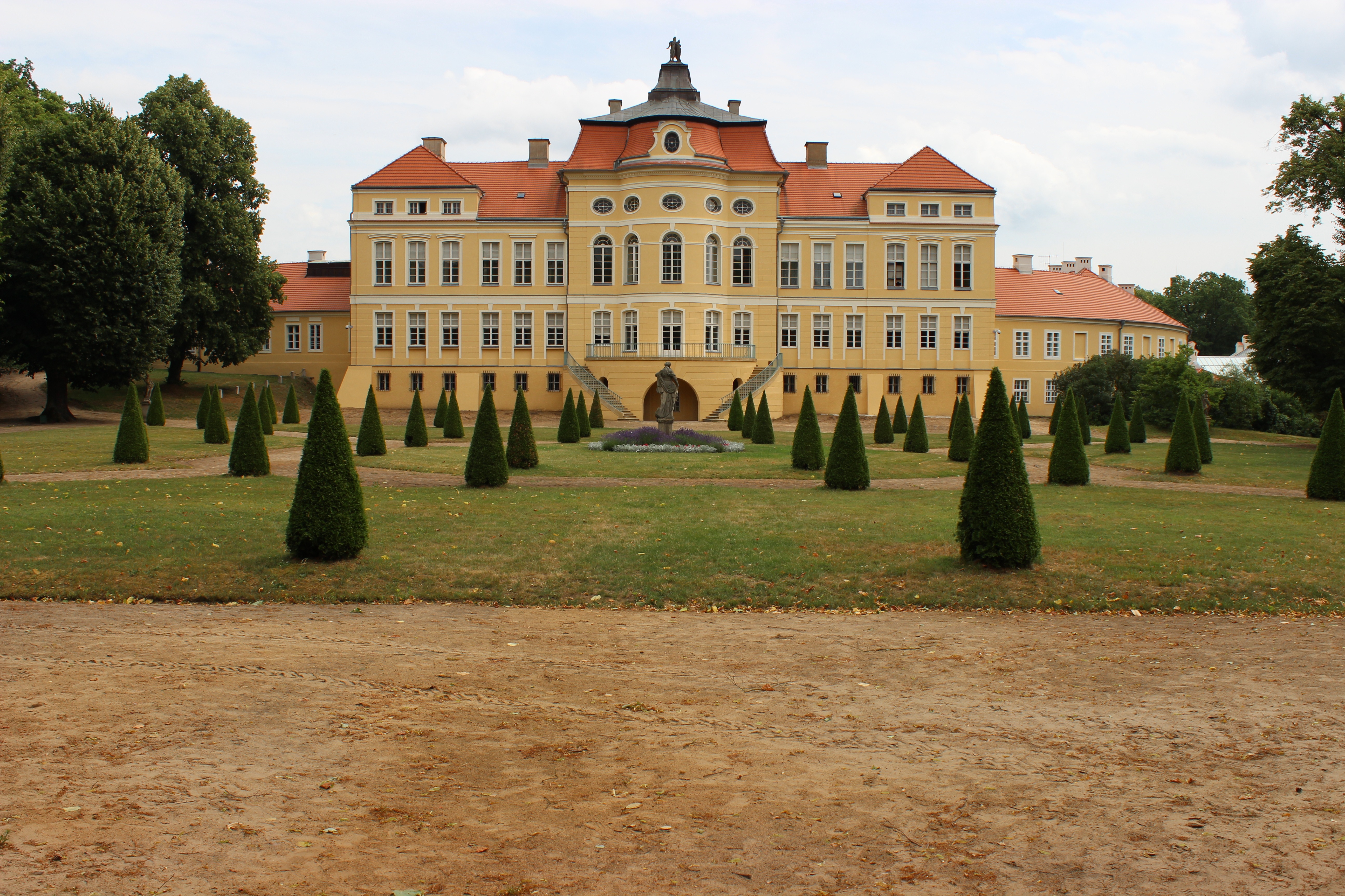 Raczynski Palace in Rogalin free image download