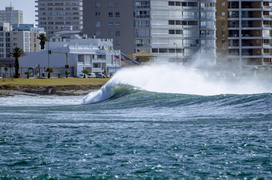 Rising tide in the sea free image download