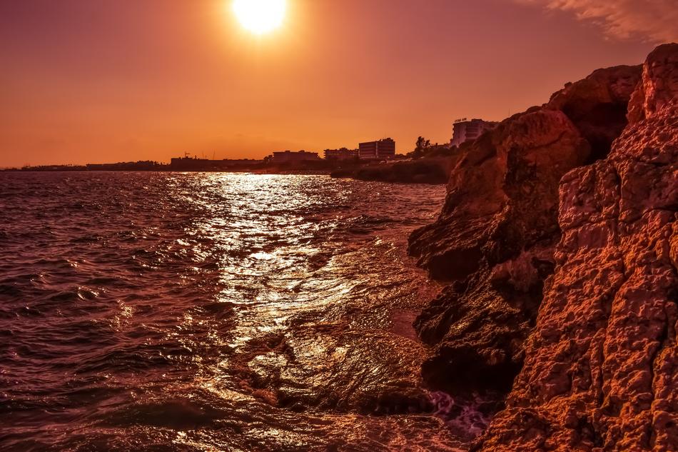 Red noon on the shore free image download