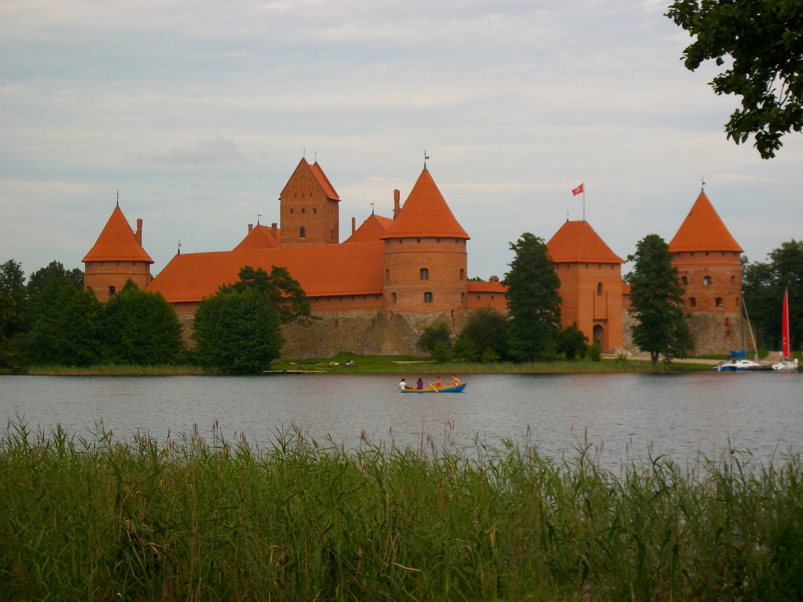 Trakai Island Castle at Galvė lake, lithuania free image download