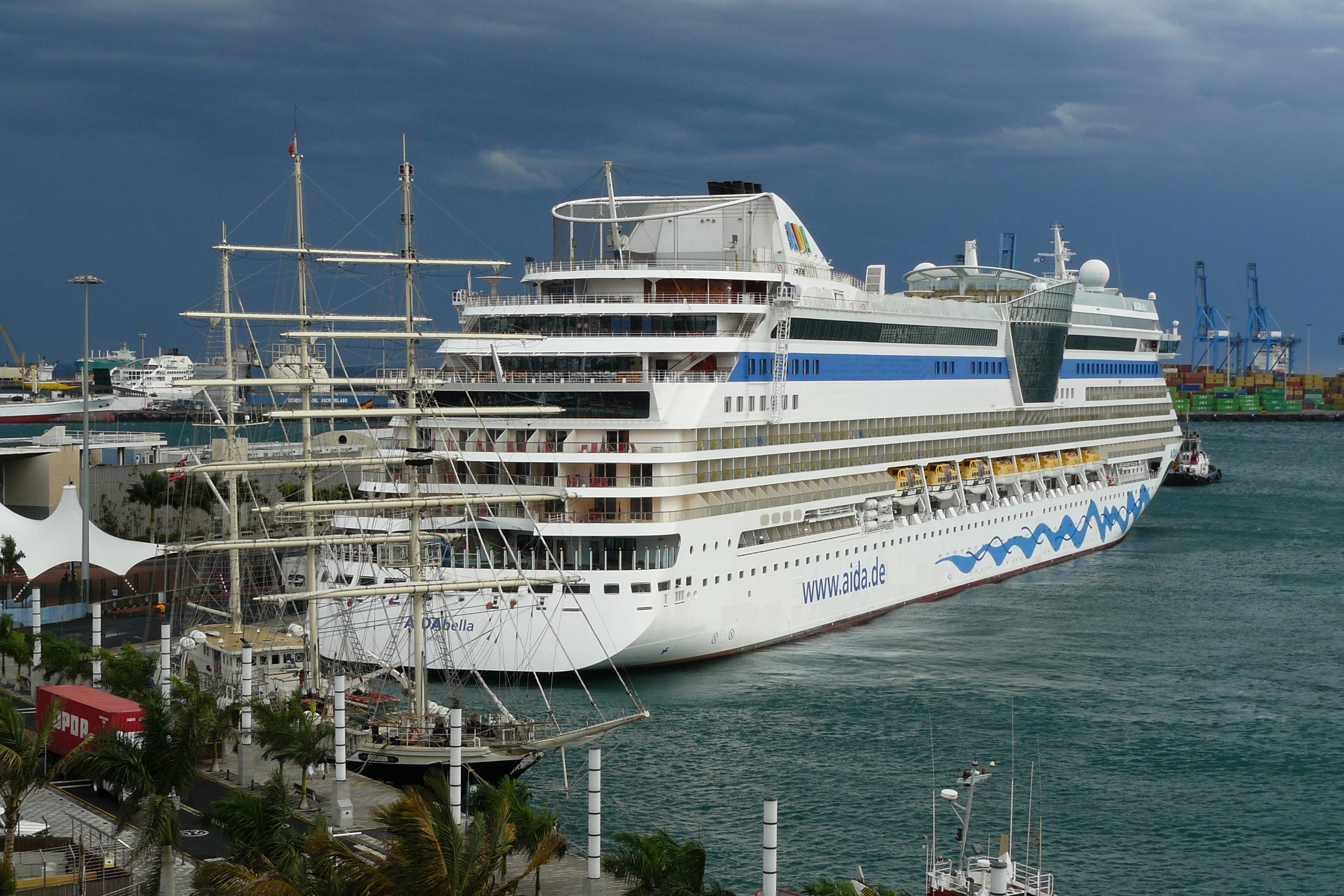 Cruise Ship landscape horizon free image download