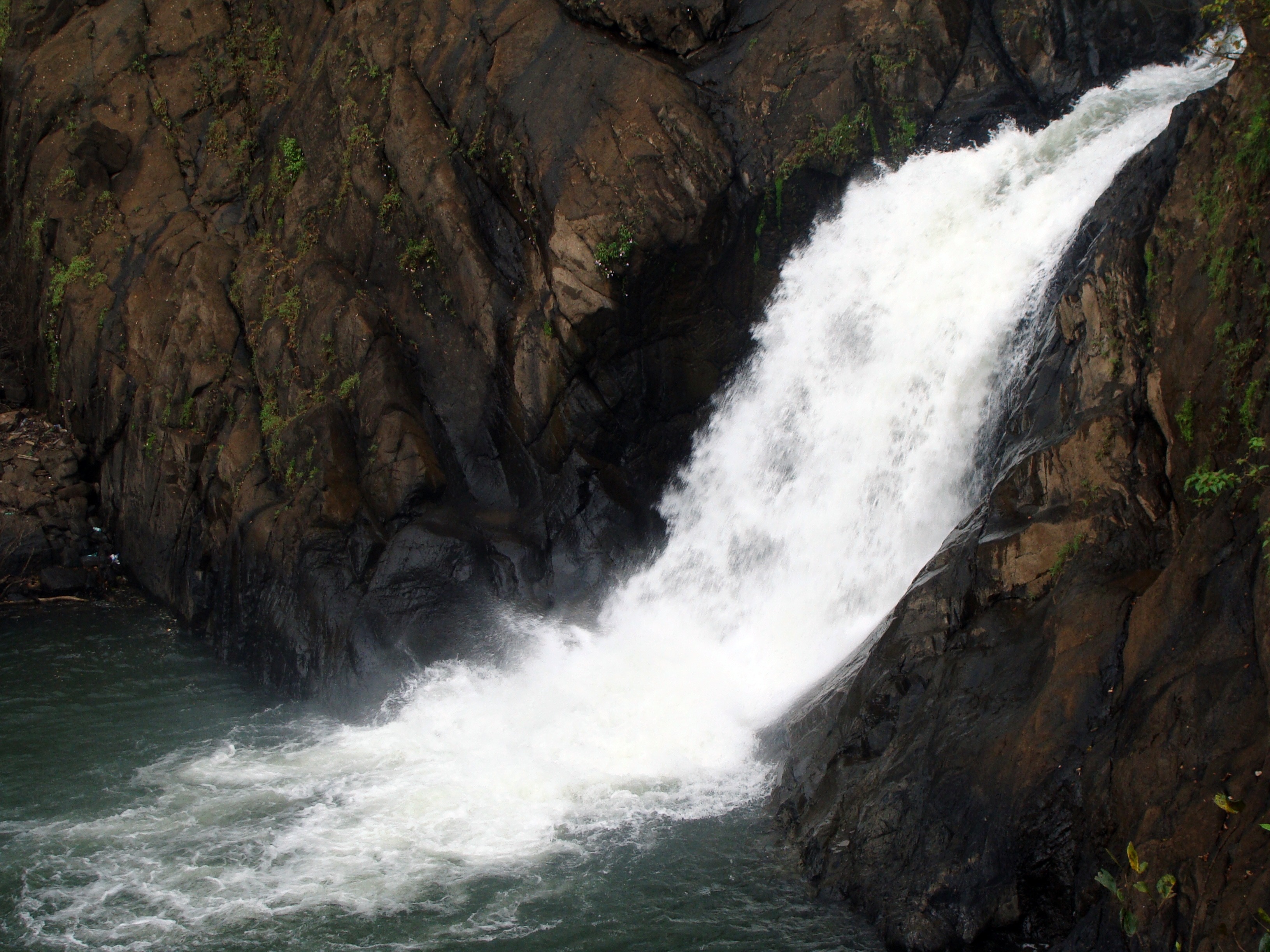 Dudhsagar Waterfall Dudh Sagar free image download