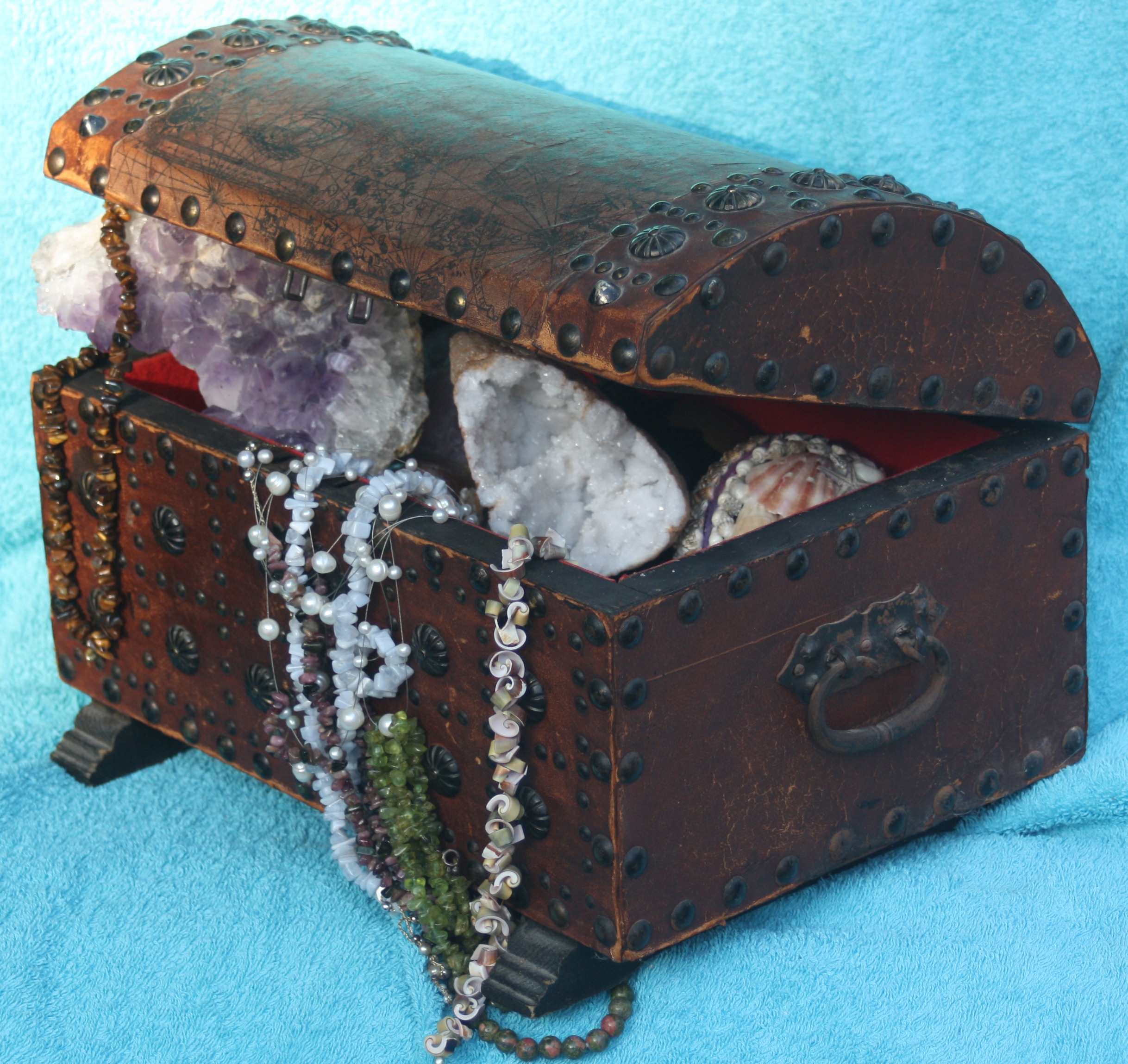 Treasure Gems Box free image download