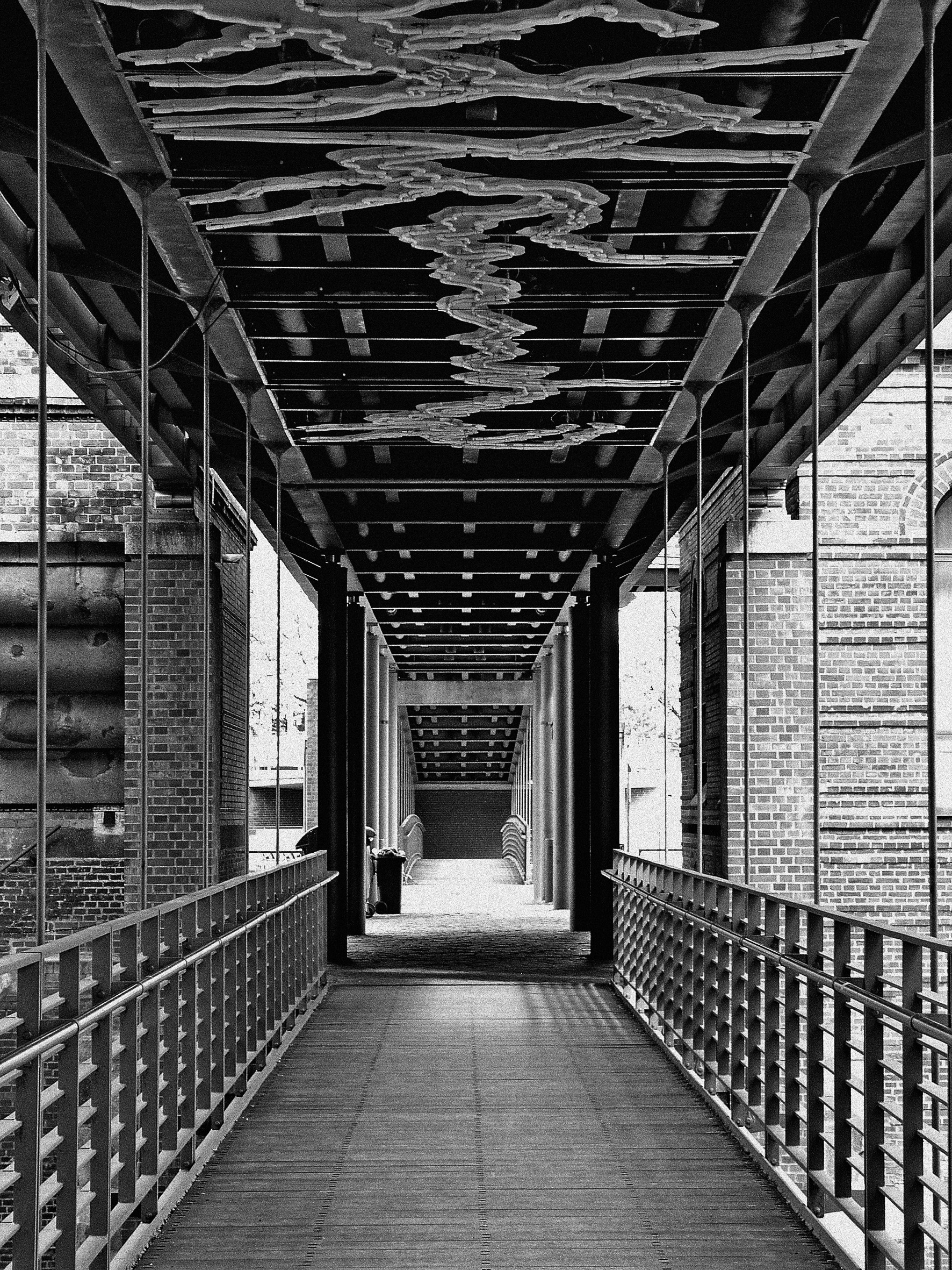 Bridge Gang Hamburg free image download