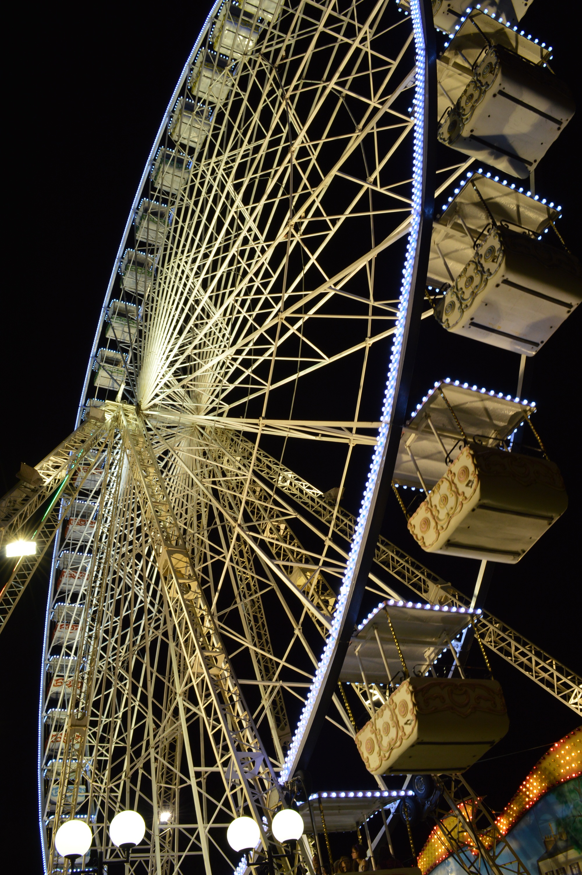 Fun Fair Wheel in avignon free image download