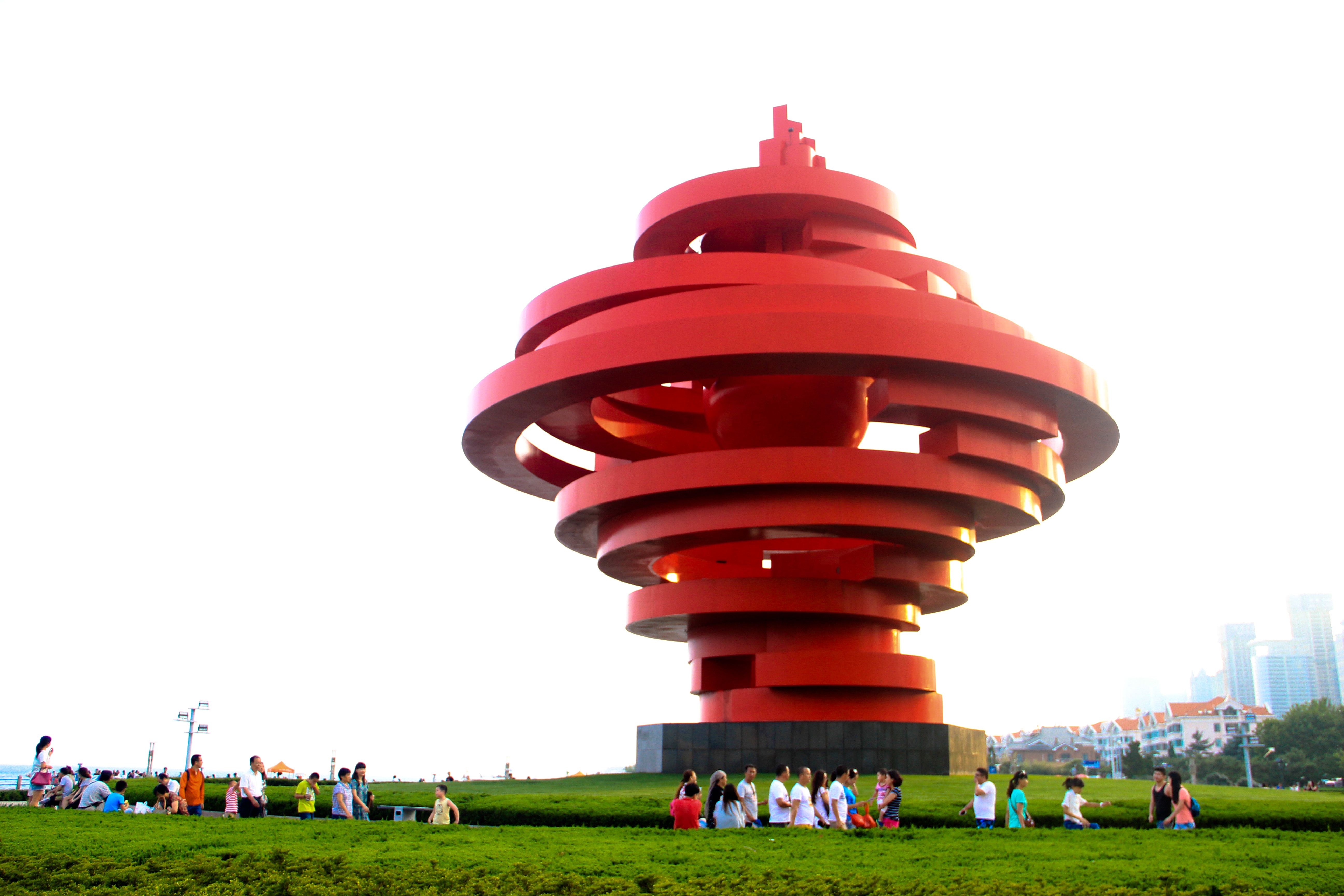 Qingdao Square red Colored monument free image download