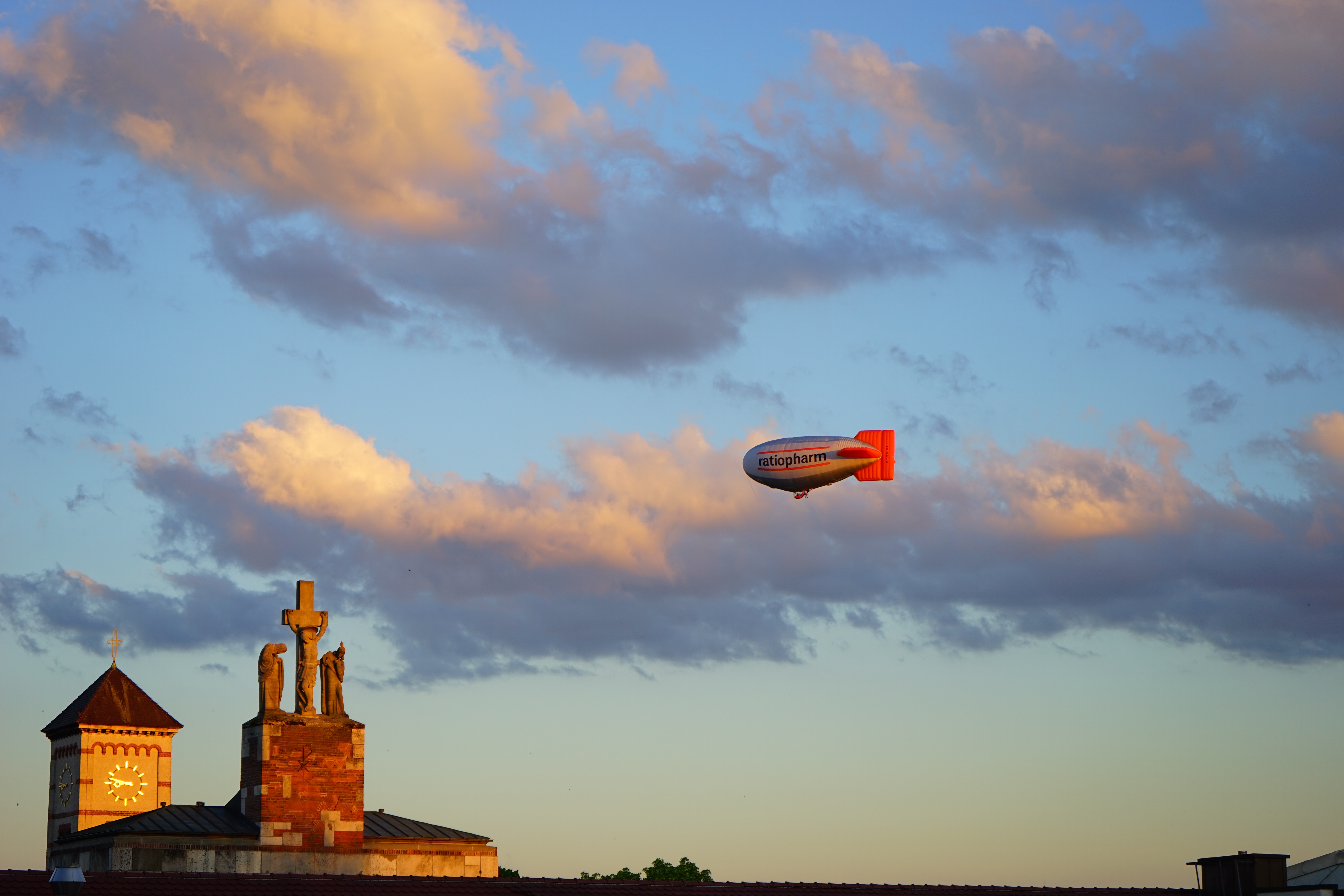 Zeppelin Airship Flying free image download