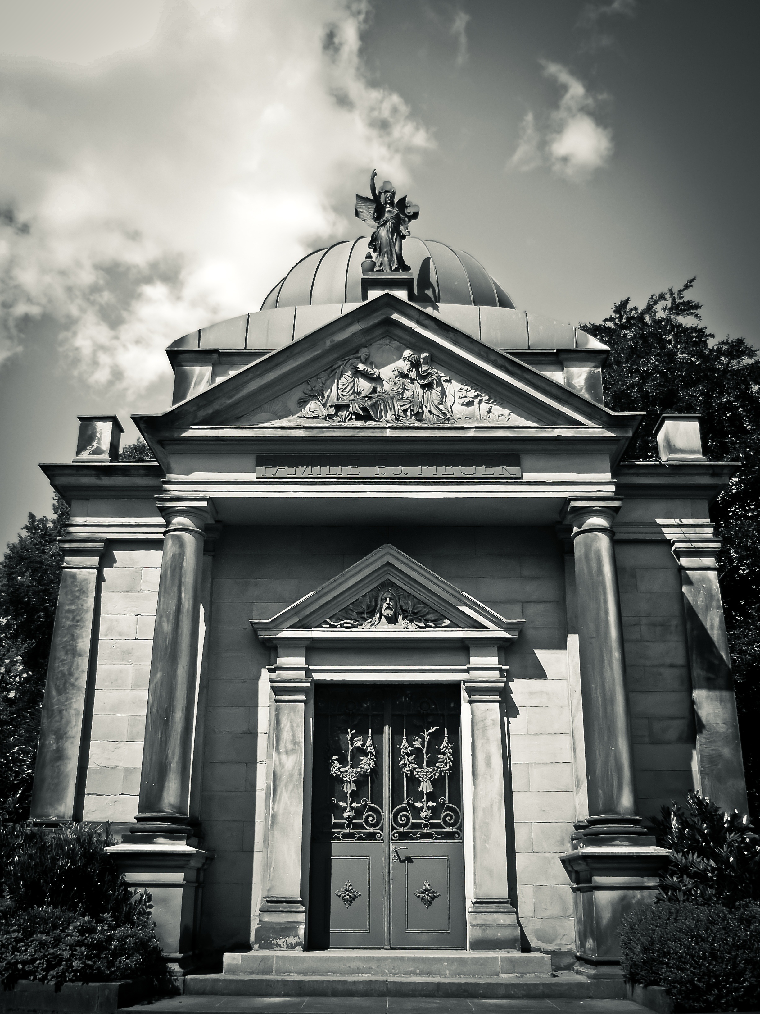Crypt Cemetery Grave free image download